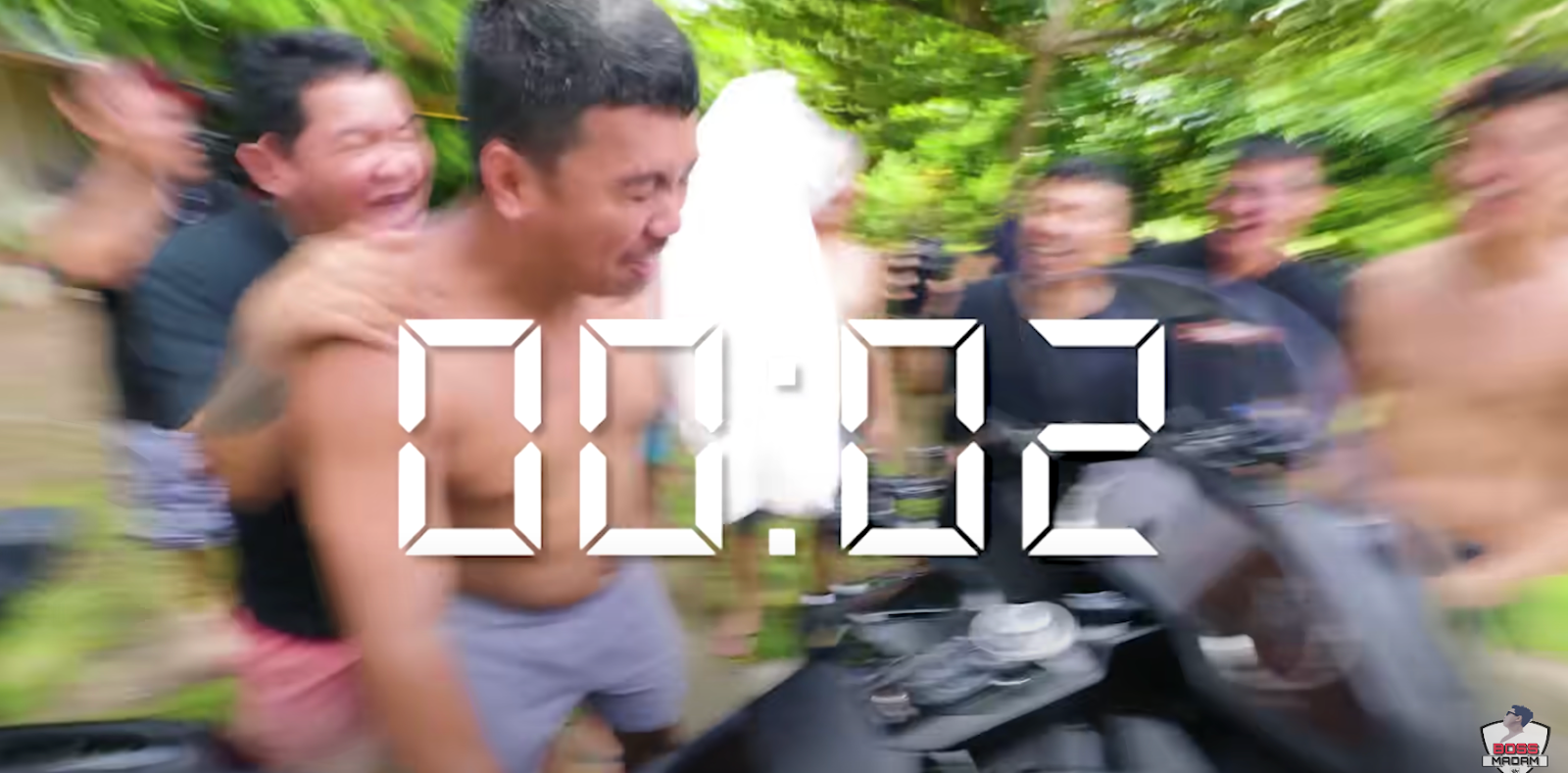 Boss Keng Dares TP Moto Club Members to a ‘Gold Wing Center Stand ...