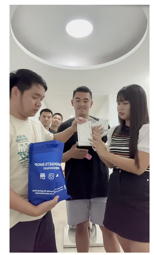 LOOK: Capinpin Family Surprises Ser Geybin With Brand New iPhone ...