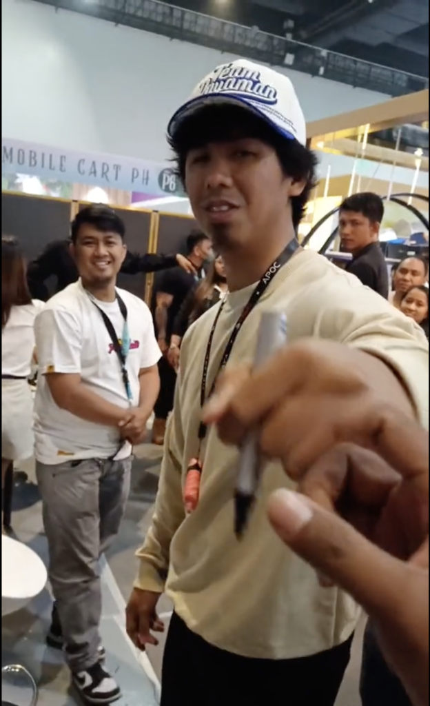 LOOK: Fan Inks Cong TV’s Signature He Signed During Team Payaman Fair ...